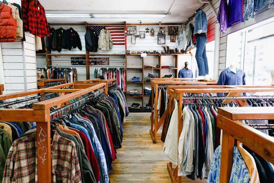 Ngulik Thrifting Yang Tengah Ramai di Larang - ABYAD APPAREL PRO